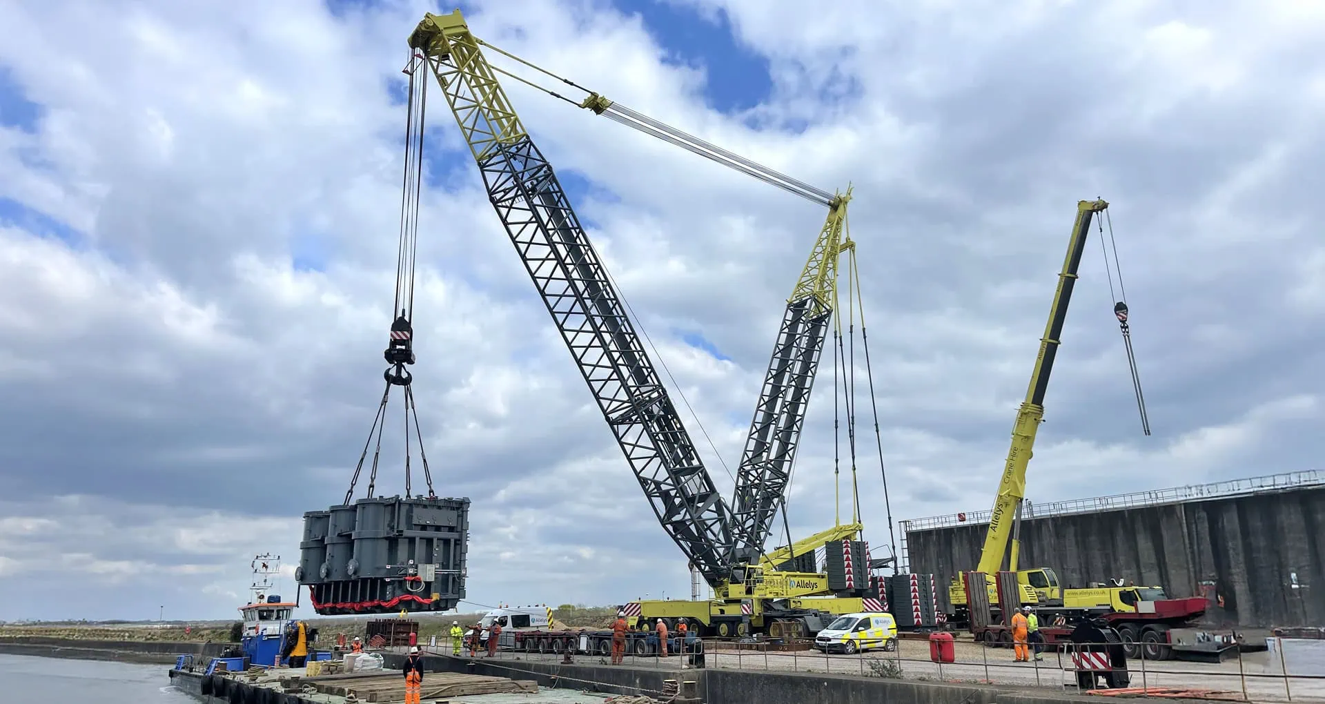 Heavy Lift Cranes | Up To 1,200te Capacity
